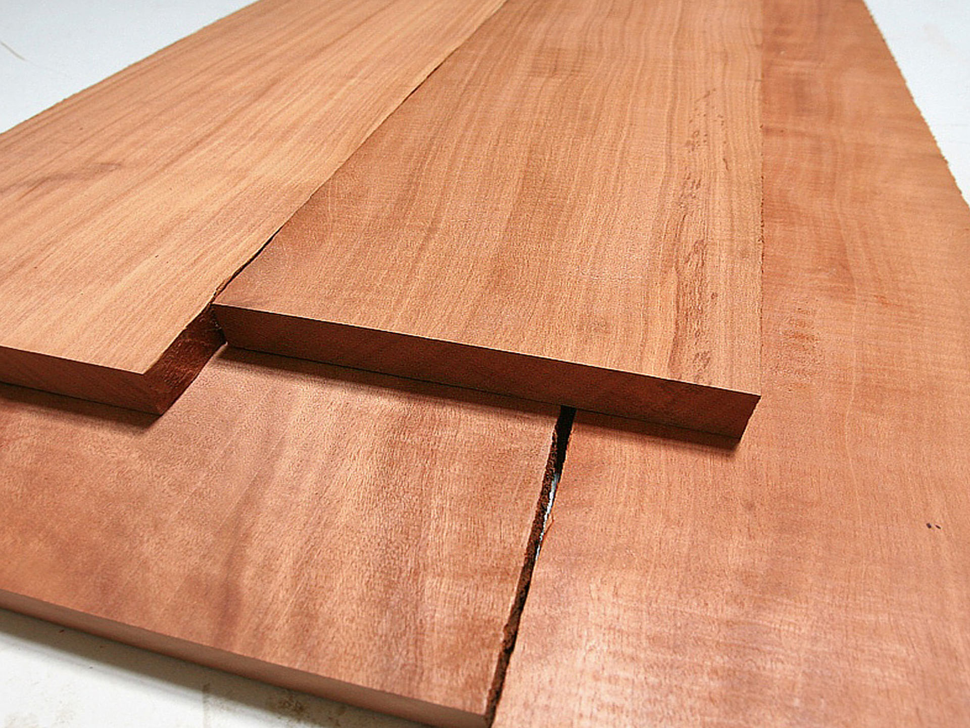 Hardwood supplier in Middle East and Europe | DHS International